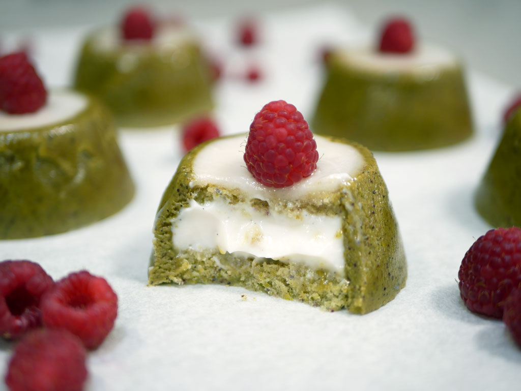 5 Cakes with Marzipan That We Love
